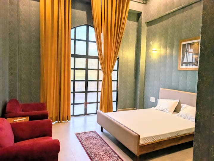 Sahib Room At Qila With Balcony. - Moradabad