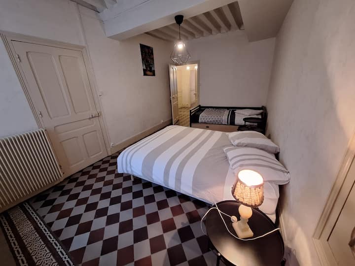 Au Cœur De La Cité, Très Pratique ! - Paray-le-Monial