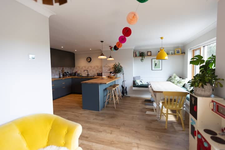 Bright And Tropical Totnes Townhouse - Totnes