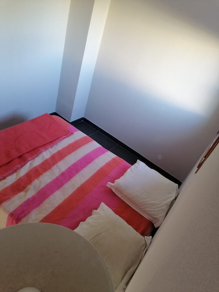 Une Chambre Dans Une Maison - Le Grau-du-Roi