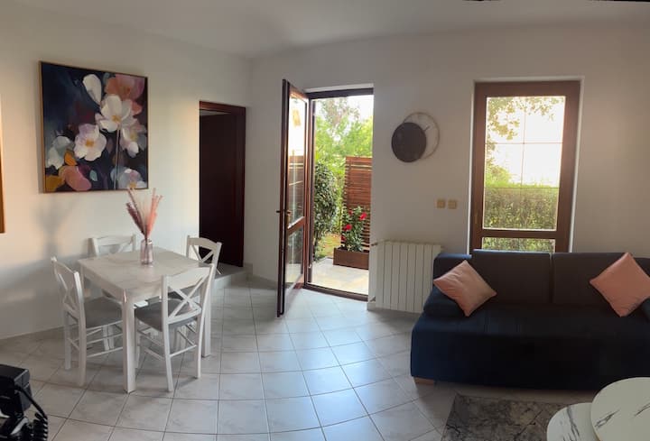 Apartments Leona - Funtana