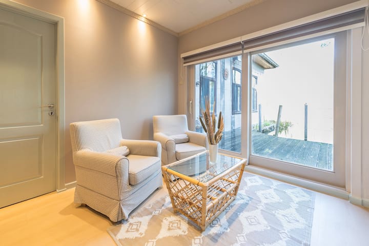 Port Of Refuge 1 - Kingfisher Room - Zottegem