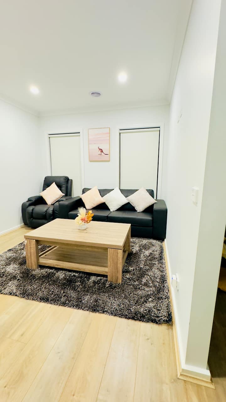 Room In Alfredton - Ballarat