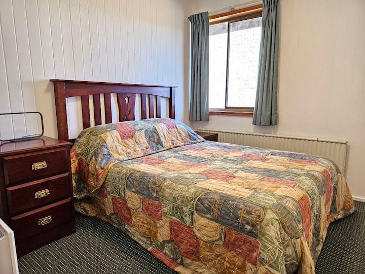 Studio Apartment 1, Lakeview Plaza Motel. - Jindabyne