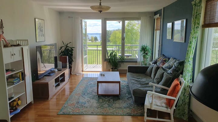 Trerummare Med Havsutsikt - Täby