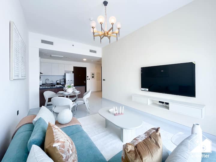 Family-friendly Urban Escape | Pool & Gym - Dubai