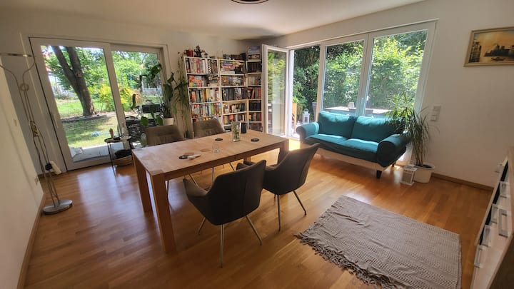 Großzügige Wohnung Mit Terasse - München