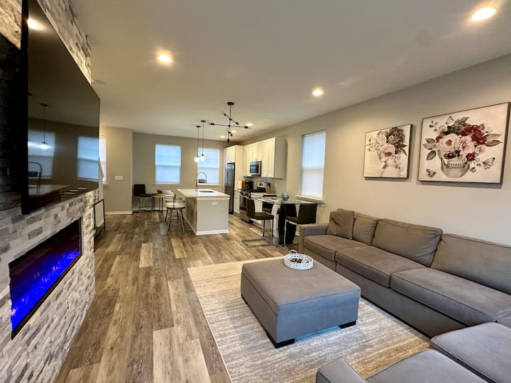 Modern 3-story Townhouse - Royal Oak, MI