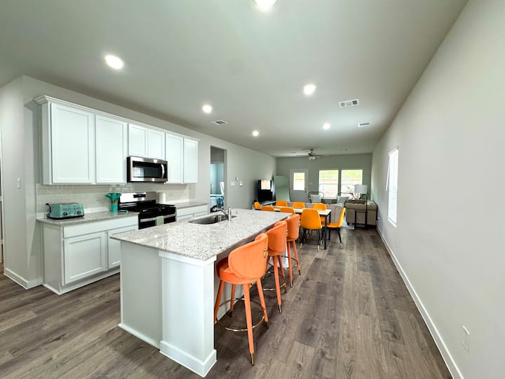 Woodlands Gem| New 4br+game Room - The Woodlands, TX