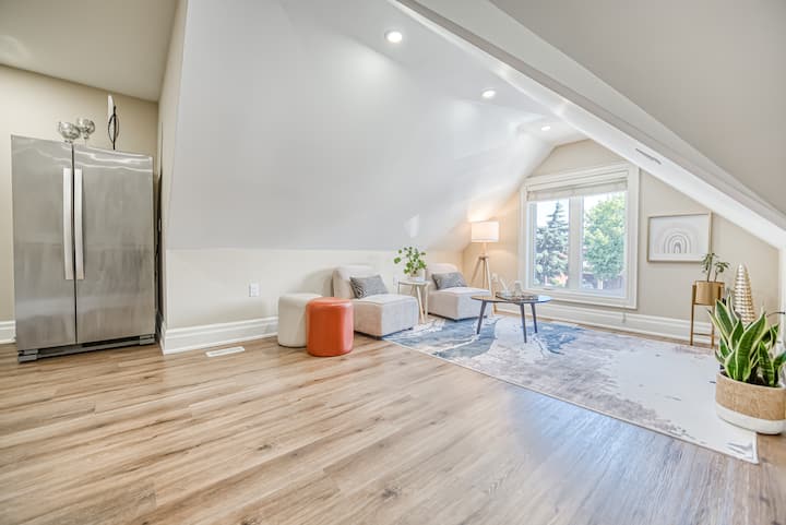 Peaceful 2br Getaway | Central | Go Station - Vaughan