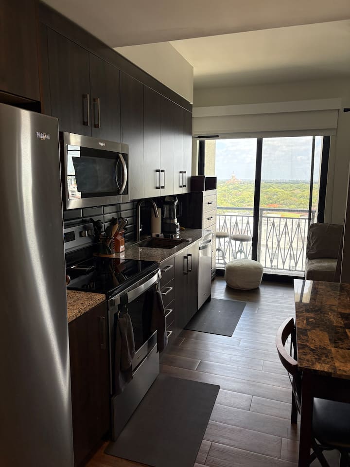 Luxury Stay In Coral Gables - Coral Gables, FL