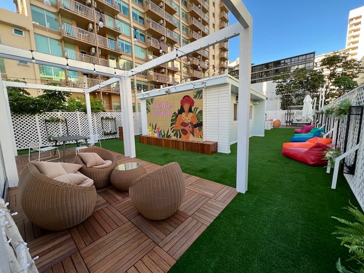 6 Beds Heart Of Waikiki (3 Bunks - Honolulu, HI