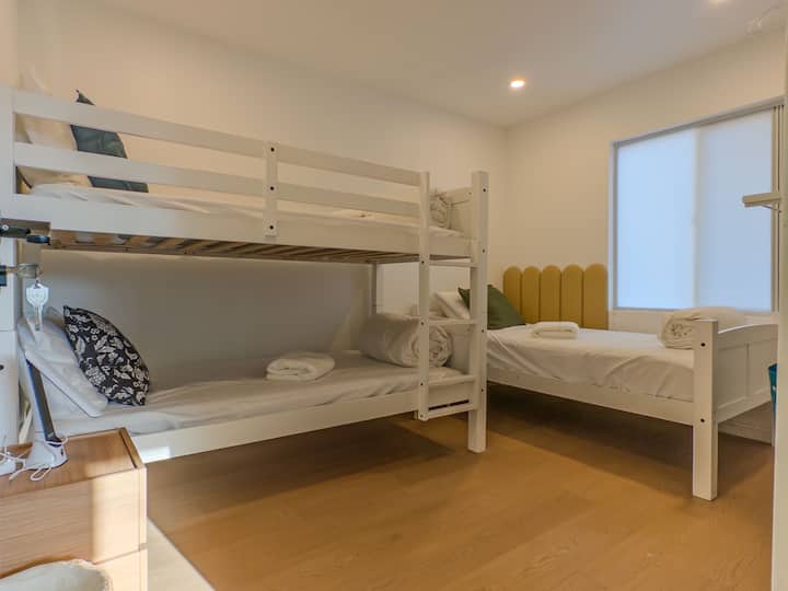 Dtla/2b1b/dodger Stadium/universal Studios/staples - Downtown - Los Angeles