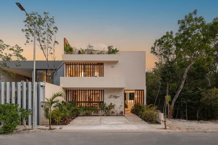 Modern 4br Villa In Tulum • 2 Pools & Comfort - Tulum