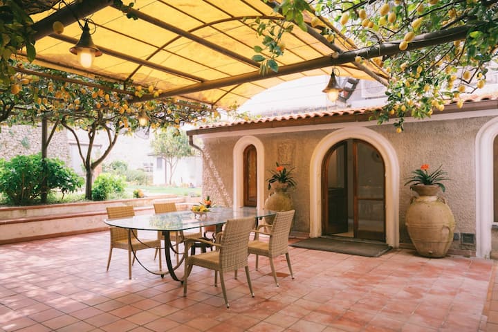 Cortile Mastro Francesco - ラヴェッロ