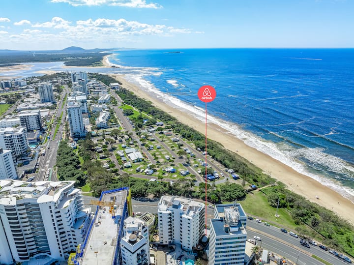 Lux Beach Front Apartment (2 + Guests) - Alexandra Headland