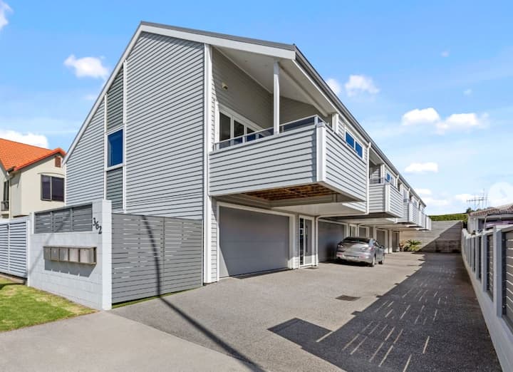 Maunganui Marvel - Mount Maunganui