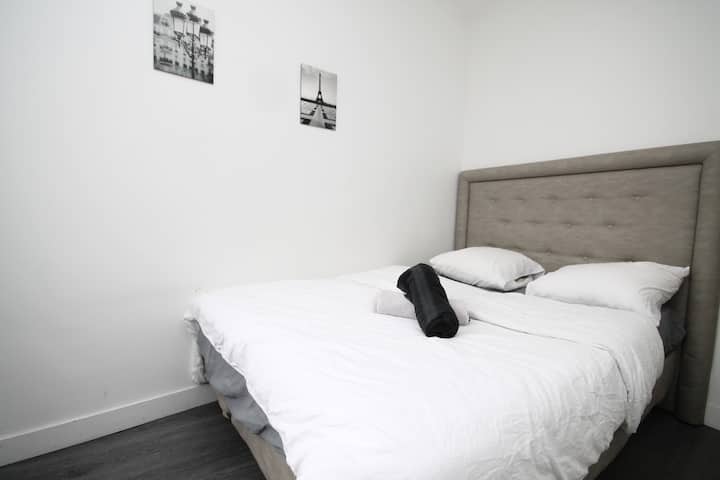 Logement 2 Pers à Montreuil - Le Zénith de Paris