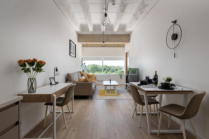 Work With Style /Mk Central Train Station/ Parking - Milton Keynes