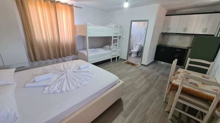 Quadruple Villa, Garden View - Ksamil