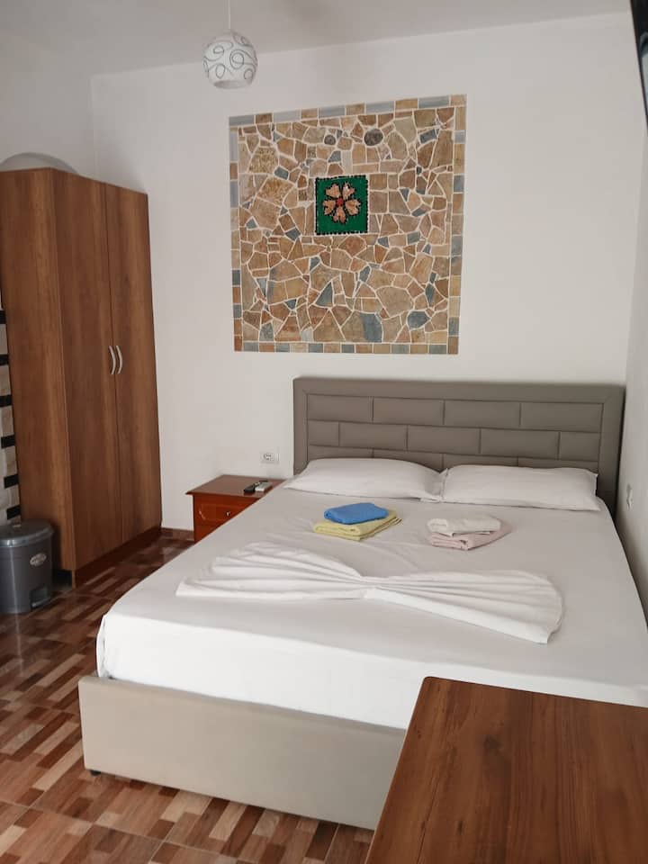 White Stone Apartment 3 - Ksamil