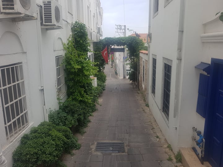 Bodrum Merkezde 3 Yataklı Oda - Bodrum