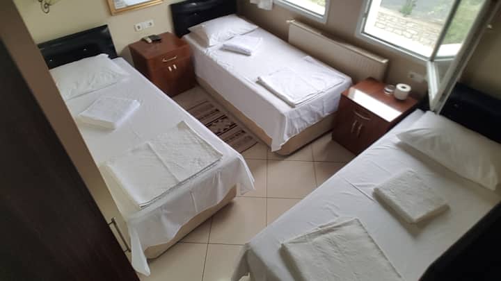 Bodrum Merkezde 3 Yataklı Oda - Bodrum