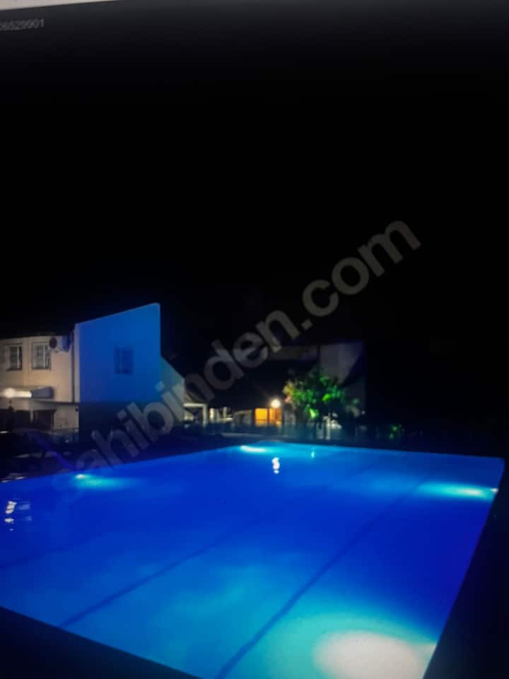 Havuzlu Sitede Müstakil Ev - Kuşadası