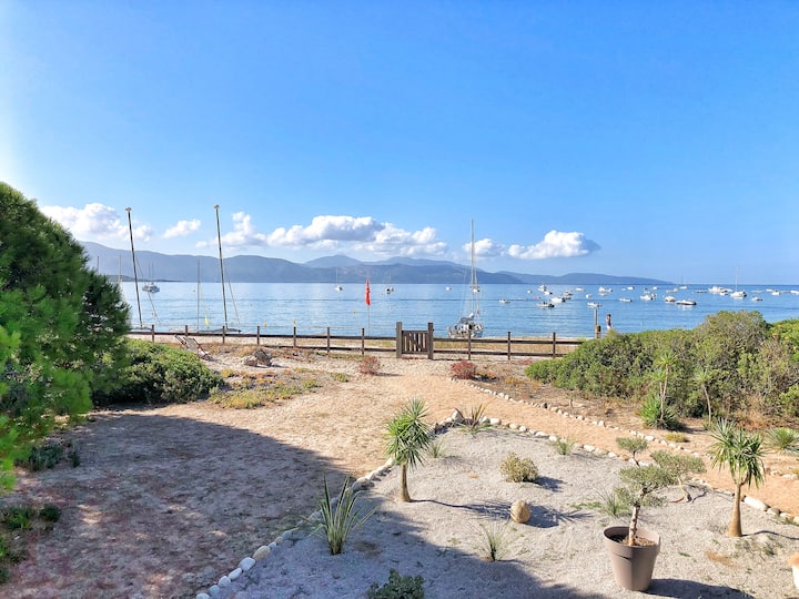 Unique, Villa Sur La Plage - Sagone