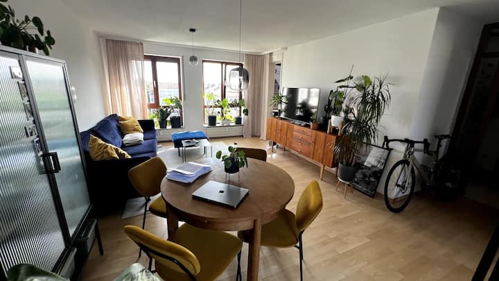 "Loftartige" 2-zimmer-wohnung - Stuttgart