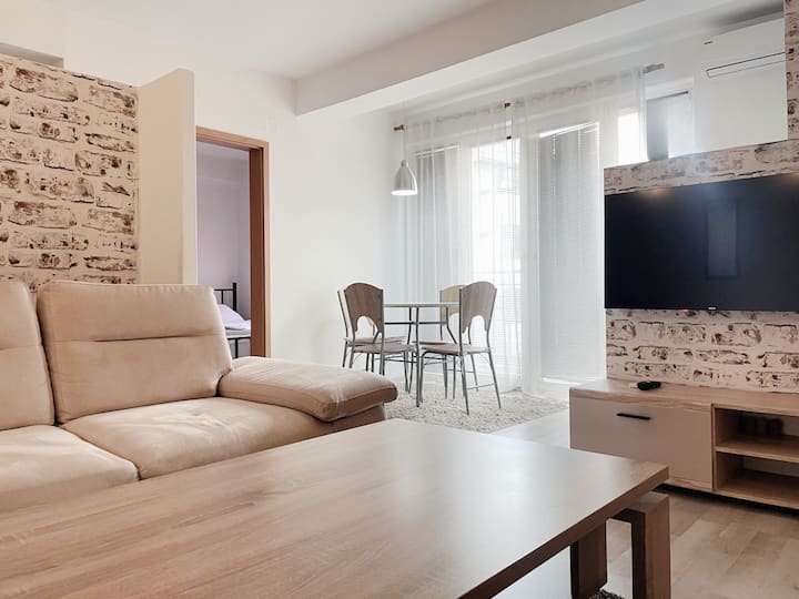Cozy Apartment In The Center Of The City - Skopje