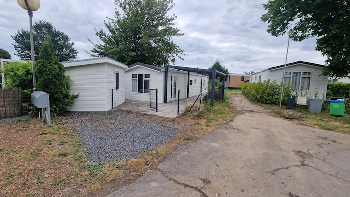 Ferienhaus Mit Freibad Und See - Arnhem