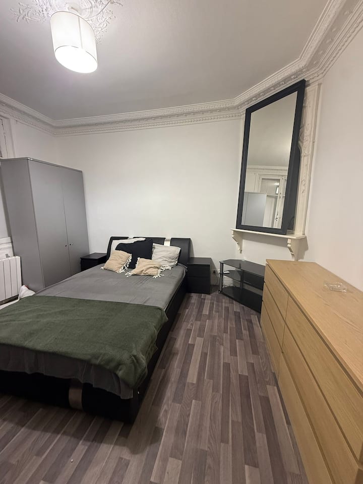 Studio Indépendant à Paris - Saint-Ouen