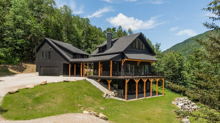 *New*skye Ridge Lodge:
Combined House Sleeps 16+ - Killington, VT