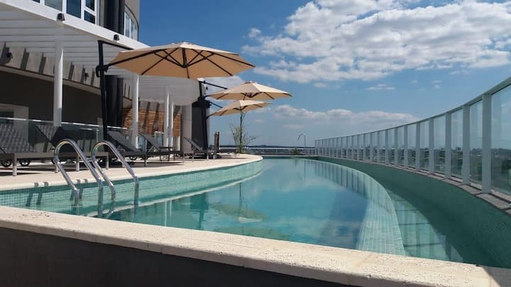 Sky Suite, Infinity Pool & Gym - Asunción