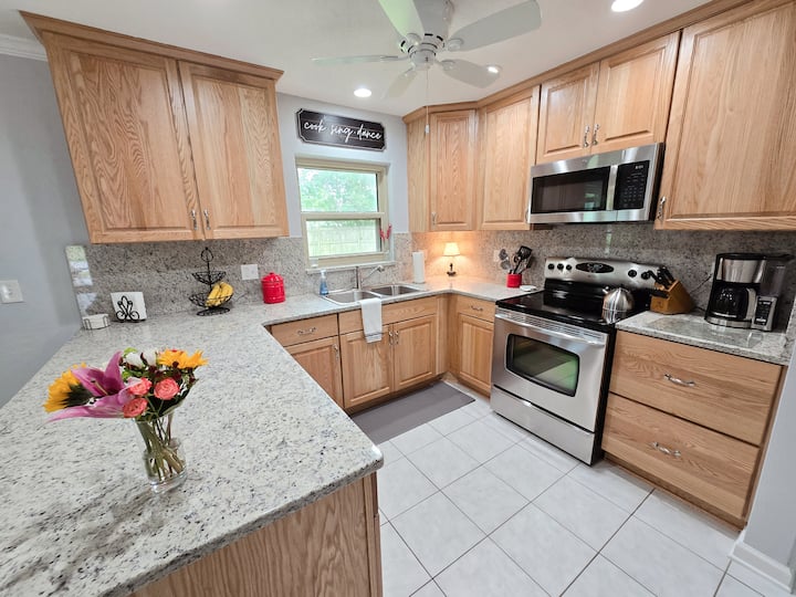 Palmwood Bungalow - Coastal Comfort In Port Orange - Port Orange, FL