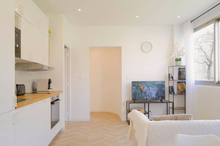 3 Rooms Apartment In Paris Near Metro 7 Station - Paris