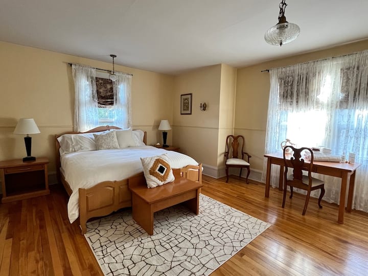Stirling House Bed & Breakfast - Kelowna