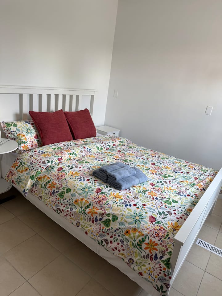 Central Charm Room+private Bath - Toronto