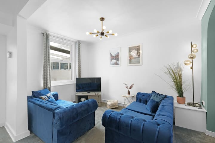 The Charming 3 Bedroom House At Blakes Cottages - Reading