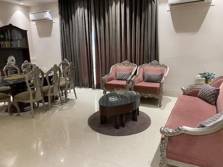 Elegant 7bhk Villa Retreat | Perfect For Groups - Amritsar