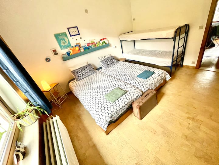 Jacaranda, Chumba Tatu Room - Le Coq