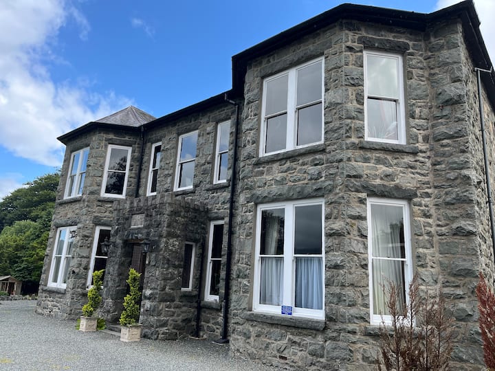 Stylish Suite, Incredible Views - Dolgellau