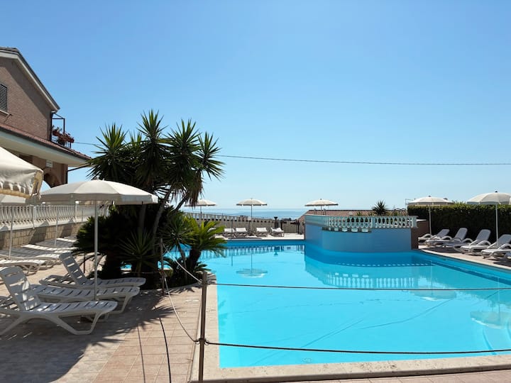 Holihome_vascello B25 - Alba Adriatica