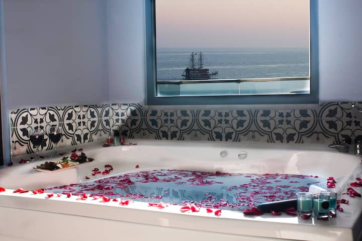 Livaneli Boutique Otel - Jakuzili Suite Oda - Alanya