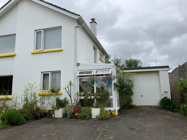 Bedsit With Garden - Jersey