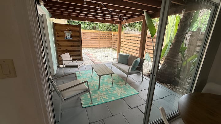 Only 10 Minutes To Siesta Beach! - Siesta Key, FL