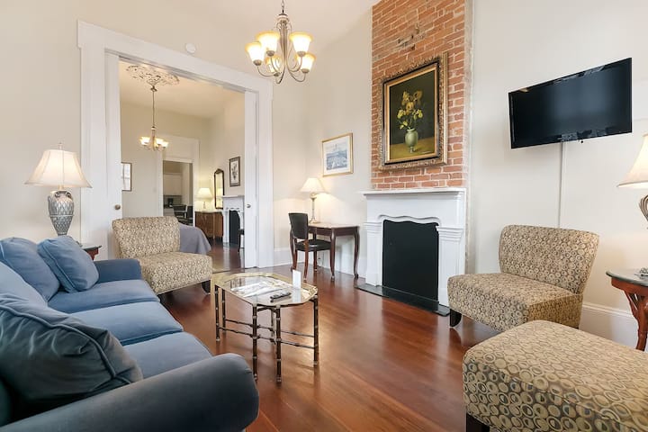 Charming New Orleans Townhouse - Metairie, LA
