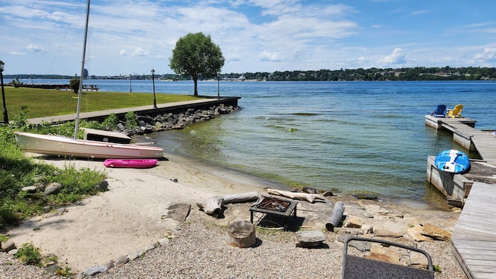 Terrific Cottage In 1000 Islands - Prescott