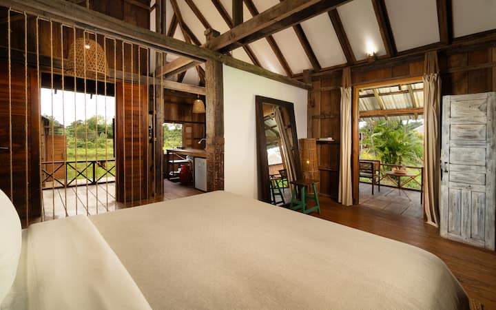 Bungalow Suite+ Outdoor Bathtub+ Kitchen - Cambodia